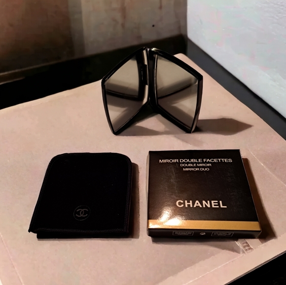 CHANEL | Makeup | Nwot Chanel Compact Double Mirror | Poshmark